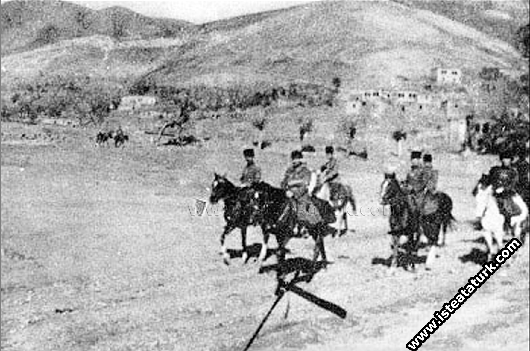 XVI. Kolordu Komutanı Tümgeneral Mustafa Kemal, Bitlis'te. (03.1916 ...