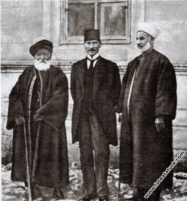 Mustafa Kemal, Eski Bahriye Nazırı H. Rauf Orbay ile Sivas Kongresi ...